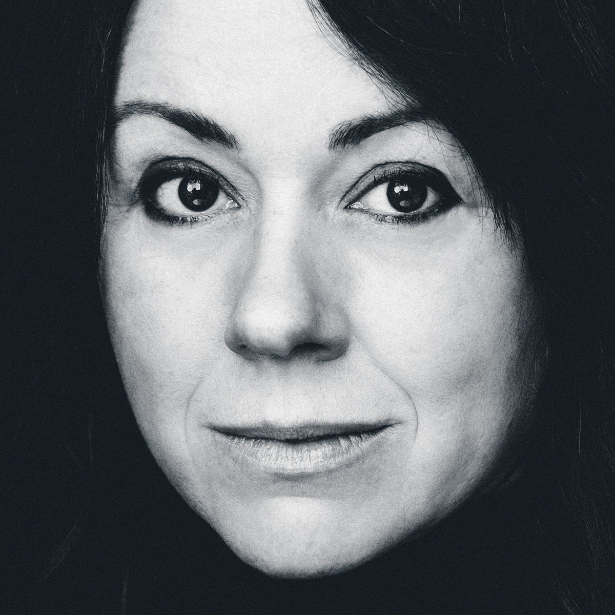 Amanda Whiting – After Dark (Jazzman Records, 2021) – Off Topic Magazine